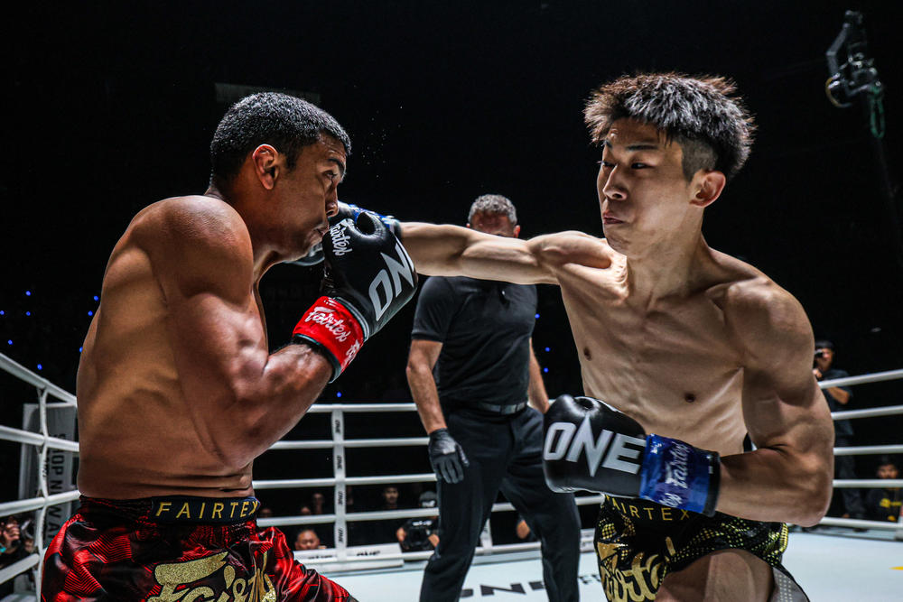 【ONE FF】成尾拓輝の強打がまたも大爆発！ スタートからのラッシュで1R豪快TKO勝ち、2試合連続ボーナスも - ゴング格闘技