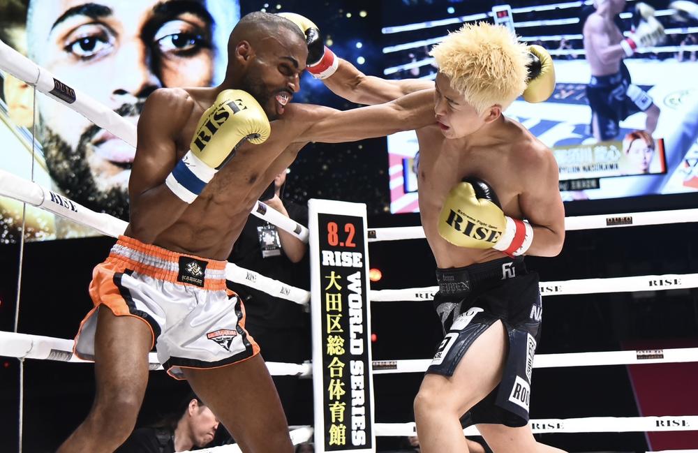 【RISE】那須川龍心がフルマーク判定勝ちでISKA世界王者に、スーパーフライ級転向を宣言。中村寛が激闘の延長戦で笠原友希をKO、優勝してONE狩りへ。フェザー級トーナメントは笠原弘希、モラリ、クリート、サッコが勝ち上がり。花岡竜が多彩な技で圧勝、鈴木真彦が熱闘打ち合い制す、裕樹が3Rに逆襲も北井智大の勝利、GUMPが髙橋亮に勝利、伊東龍也が松下武蔵にリベンジ、加藤有吾が鮮やかなKO