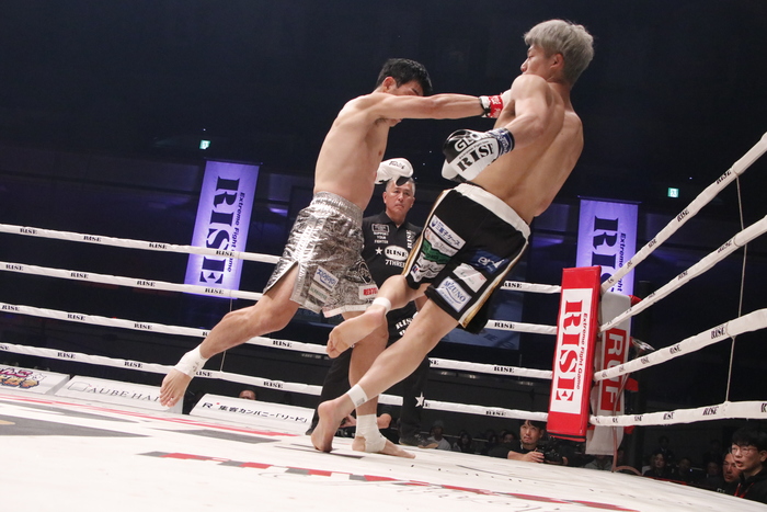 【RISE】中村寛が起死回生のハイキックでダウン奪い優勝、YURAがKO圧勝、王者対決は白鳥大珠から延長戦で2度のダウン奪った笠原弘希の勝利に、麻火佑太郎はソンヒョン超えなら... - ゴング格闘技